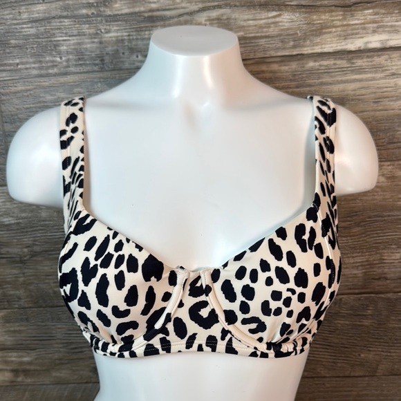 Kona Sol | Swim | Kona Sol Black And Cream Swim Bra With Wide Straps ...